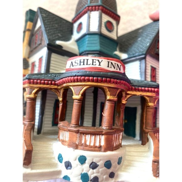 Lemax | Holiday | Lemax Caddington Village Ashley Inn Lighted House Stamped 996 | Poshmark